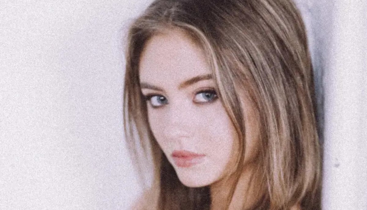 Leni Klum poses PANTSLESS in ‘fishnet tights’ for Flaunt magazine